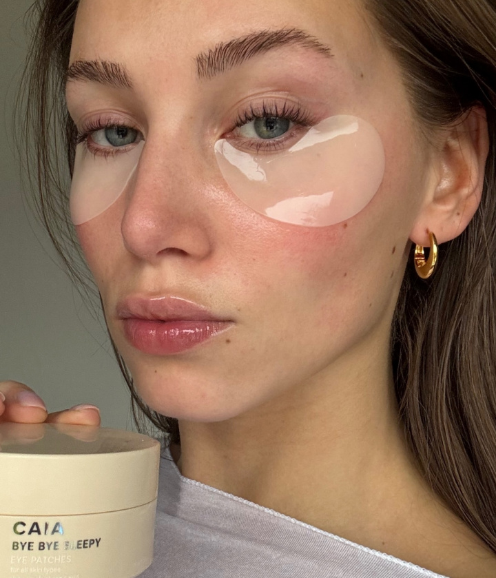 BYE BYE SLEEPY EYE PATCHES